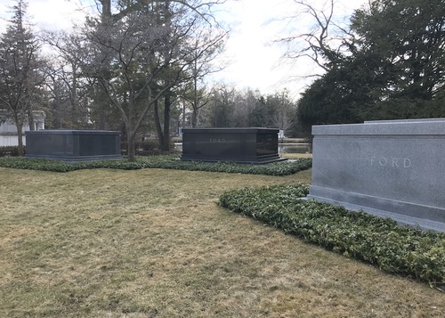 Deadline Detroit | Gallery: Crypt by crypt through Woodlawn Cemetery ...